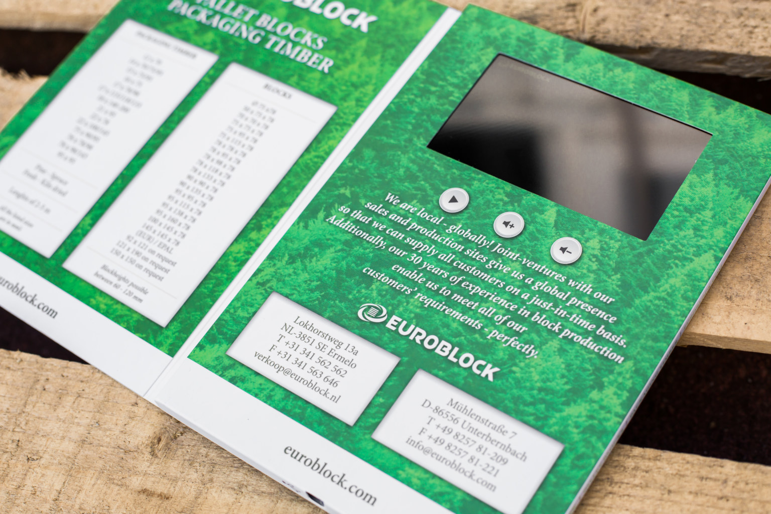 PixioCard example Company presentation in 4 languages – Euroblock